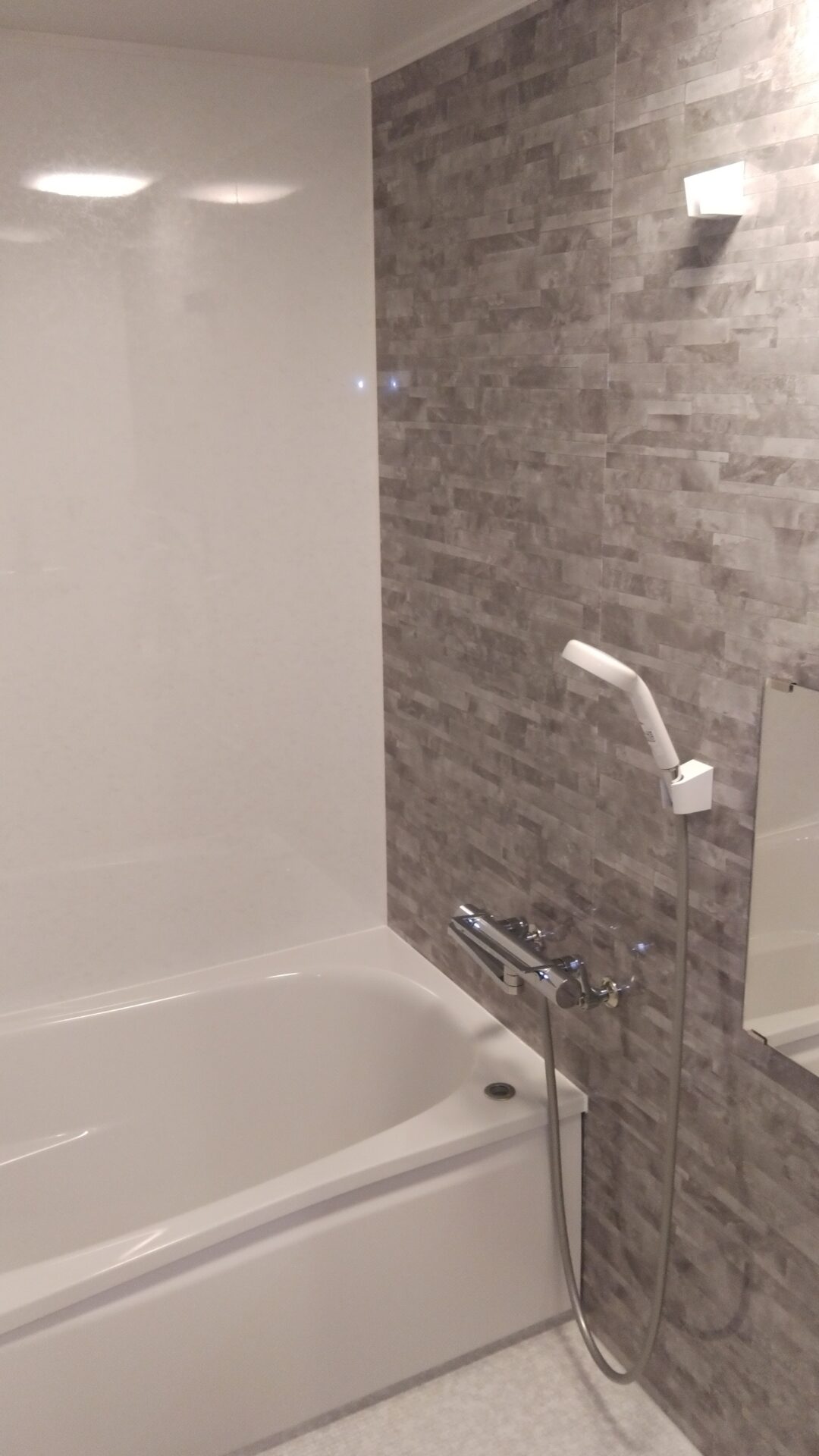 UB（TOTO サザナ 1317 WY）・洗面所（LIXIL W=900 ピアラ、内装）工事 | 水まわりハウス